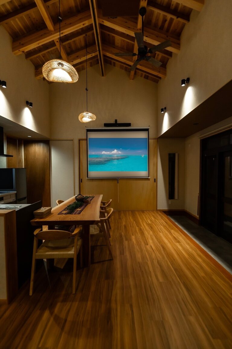 the Core Hotel – 1日二組限定の赤瓦貸切宿